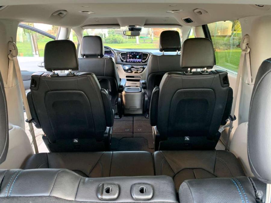 Melns Chrysler Pacifica 2021 Klaipėda, ar dzinēja tilpumu 3.61 L un nobraukumu 151 tūkst. km par 19500 €, foto 13 vietnē AUTOMOTO.COM.LV