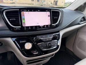 Black Chrysler Pacifica 2021 in Panevezys, with an engine capacity of 3.60 L and mileage of 225 thousand km for 16900 €, photo 13 on AUTOMOTO.COM.LV