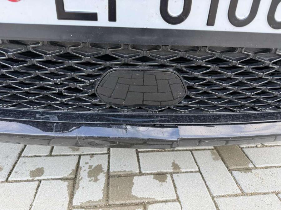 Black Chrysler Pacifica 2021 in Panevezys, with an engine capacity of 3.60 L and mileage of 225 thousand km for 16900 €, photo 20 on AUTOMOTO.COM.LV