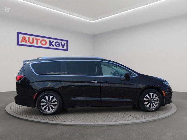 Melns Chrysler Pacifica 2021 Viļņa, ar dzinēja tilpumu 3.60 L un nobraukumu 136 tūkst. km par 27999 €, foto 7 vietnē AUTOMOTO.COM.LV