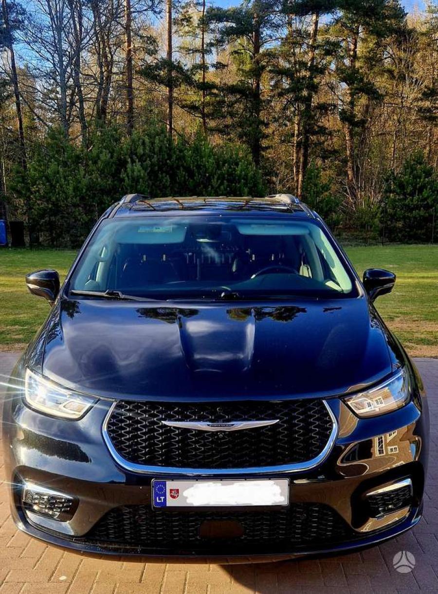 Melns Chrysler Pacifica 2021 Šauļi, ar dzinēja tilpumu 3.60 L un nobraukumu 147 tūkst. km par 26999 €, foto 3 vietnē AUTOMOTO.COM.LV