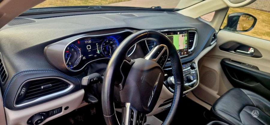 Melns Chrysler Pacifica 2021 Šauļi, ar dzinēja tilpumu 3.60 L un nobraukumu 147 tūkst. km par 26999 €, foto 23 vietnē AUTOMOTO.COM.LV