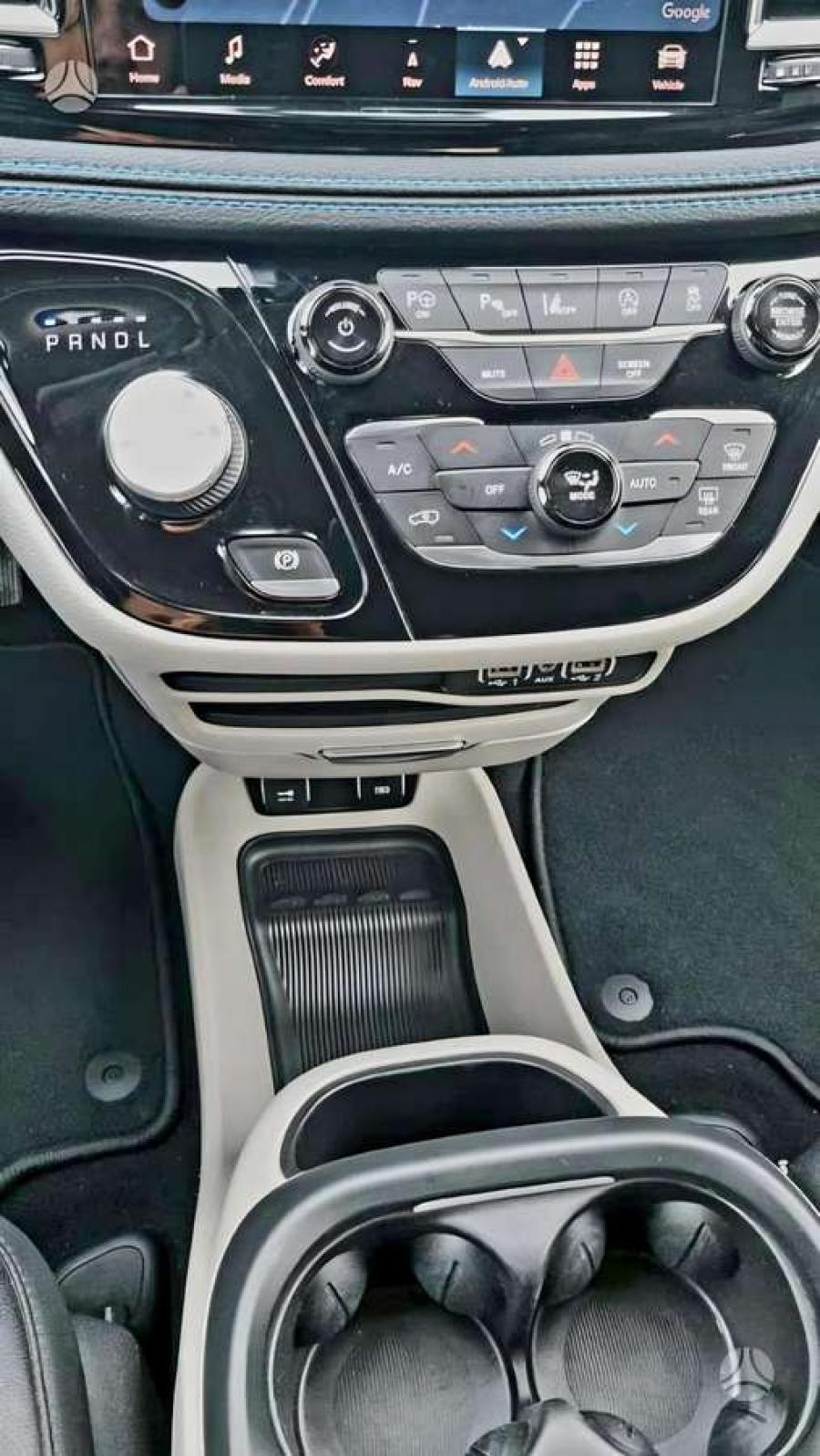 Melns Chrysler Pacifica 2021 Šauļi, ar dzinēja tilpumu 3.60 L un nobraukumu 147 tūkst. km par 26999 €, foto 33 vietnē AUTOMOTO.COM.LV