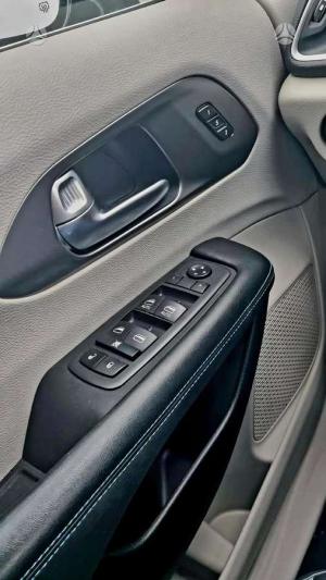 Melns Chrysler Pacifica 2021 Šauļi, ar dzinēja tilpumu 3.60 L un nobraukumu 147 tūkst. km par 26999 €, foto 34 vietnē AUTOMOTO.COM.LV