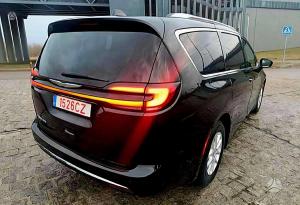 Melns Chrysler Pacifica 2021 Šauļi, ar dzinēja tilpumu 3.60 L un nobraukumu 147 tūkst. km par 26999 €, foto 37 vietnē AUTOMOTO.COM.LV
