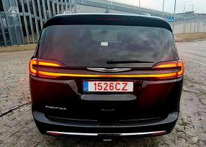 Melns Chrysler Pacifica 2021 Šauļi, ar dzinēja tilpumu 3.60 L un nobraukumu 147 tūkst. km par 26999 €, foto 38 vietnē AUTOMOTO.COM.LV