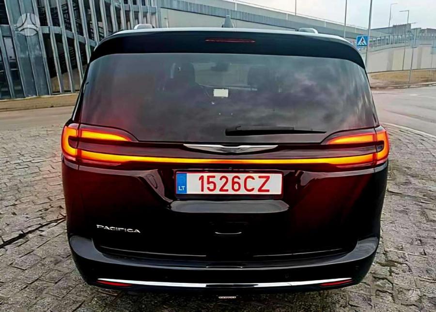 Melns Chrysler Pacifica 2021 Šauļi, ar dzinēja tilpumu 3.60 L un nobraukumu 147 tūkst. km par 26999 €, foto 38 vietnē AUTOMOTO.COM.LV