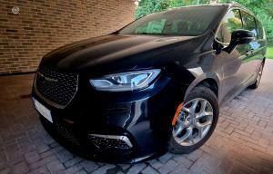Melns Chrysler Pacifica 2021 Šauļi, ar dzinēja tilpumu 3.60 L un nobraukumu 147 tūkst. km par 26999 €, foto 40 vietnē AUTOMOTO.COM.LV
