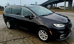 Melns Chrysler Pacifica 2021 Šauļi, ar dzinēja tilpumu 3.60 L un nobraukumu 147 tūkst. km par 26999 €, foto 43 vietnē AUTOMOTO.COM.LV