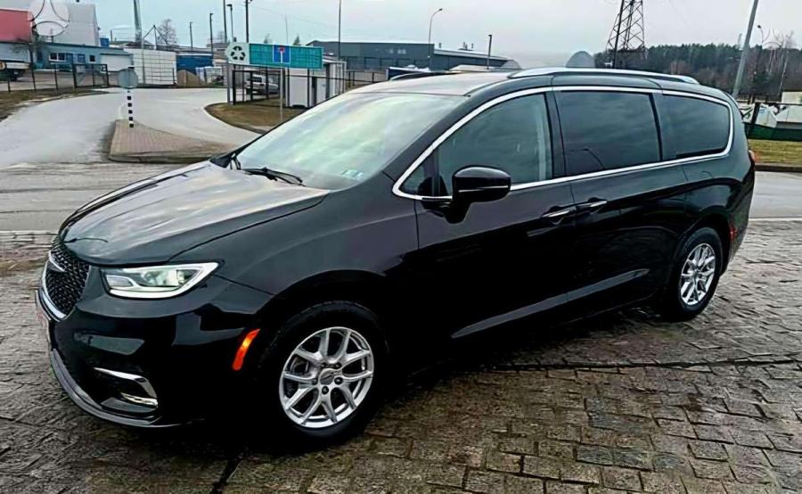 Melns Chrysler Pacifica 2021 Šauļi, ar dzinēja tilpumu 3.60 L un nobraukumu 147 tūkst. km par 26999 €, foto 44 vietnē AUTOMOTO.COM.LV