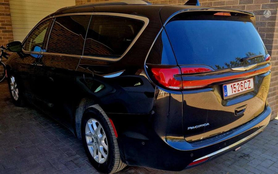 Melns Chrysler Pacifica 2021 Šauļi, ar dzinēja tilpumu 3.60 L un nobraukumu 147 tūkst. km par 26999 €, foto 47 vietnē AUTOMOTO.COM.LV