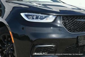 Black Chrysler Pacifica 2021 in Kretinga, with an engine capacity of 3.61 L and mileage of 129 thousand km for 22699 €, photo 8 on AUTOMOTO.COM.LV
