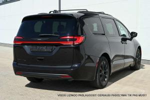 Black Chrysler Pacifica 2021 in Kretinga, with an engine capacity of 3.61 L and mileage of 129 thousand km for 22699 €, photo 9 on AUTOMOTO.COM.LV
