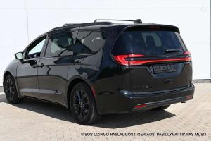 Black Chrysler Pacifica 2021 in Kretinga, with an engine capacity of 3.61 L and mileage of 129 thousand km for 22699 €, photo 11 on AUTOMOTO.COM.LV