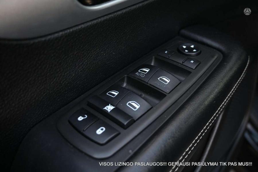 Black Chrysler Pacifica 2021 in Kretinga, with an engine capacity of 3.61 L and mileage of 129 thousand km for 22699 €, photo 23 on AUTOMOTO.COM.LV