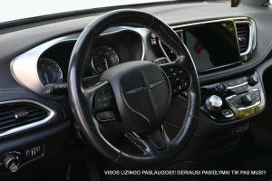 Black Chrysler Pacifica 2021 in Kretinga, with an engine capacity of 3.61 L and mileage of 129 thousand km for 22699 €, photo 25 on AUTOMOTO.COM.LV