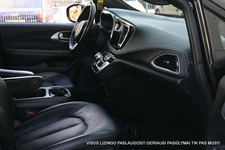 Black Chrysler Pacifica 2021 in Kretinga, with an engine capacity of 3.61 L and mileage of 129 thousand km for 22699 €, photo 27 on AUTOMOTO.COM.LV
