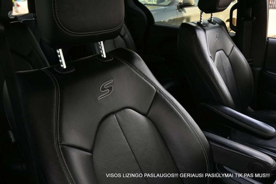 Black Chrysler Pacifica 2021 in Kretinga, with an engine capacity of 3.61 L and mileage of 129 thousand km for 22699 €, photo 29 on AUTOMOTO.COM.LV