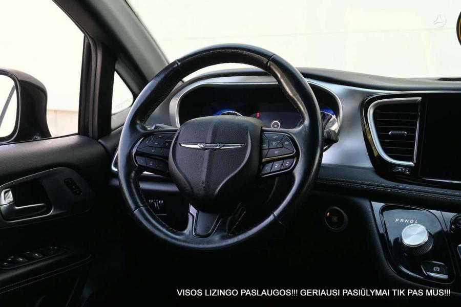 Black Chrysler Pacifica 2021 in Kretinga, with an engine capacity of 3.61 L and mileage of 129 thousand km for 22699 €, photo 31 on AUTOMOTO.COM.LV
