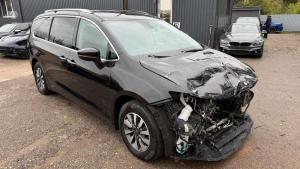 Melns Chrysler Pacifica 2021 Ukmergė, ar dzinēja tilpumu 3.61 L un nobraukumu 89 tūkst. km par 8199 €, foto 4 vietnē AUTOMOTO.COM.LV