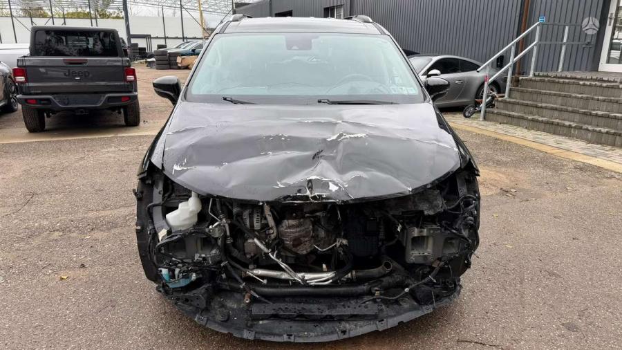 Melns Chrysler Pacifica 2021 Ukmergė, ar dzinēja tilpumu 3.61 L un nobraukumu 89 tūkst. km par 8199 €, foto 5 vietnē AUTOMOTO.COM.LV