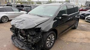 Melns Chrysler Pacifica 2021 Ukmergė, ar dzinēja tilpumu 3.61 L un nobraukumu 89 tūkst. km par 8199 €, foto 6 vietnē AUTOMOTO.COM.LV