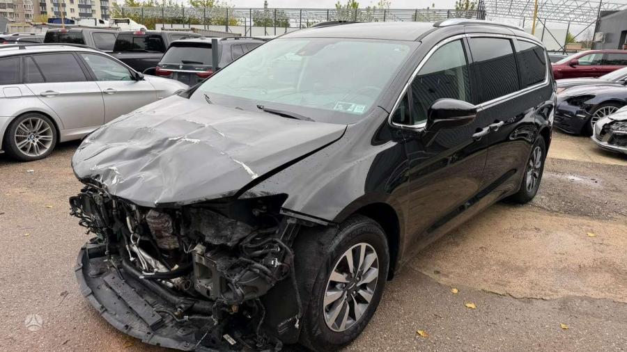 Melns Chrysler Pacifica 2021 Ukmergė, ar dzinēja tilpumu 3.61 L un nobraukumu 89 tūkst. km par 8199 €, foto 6 vietnē AUTOMOTO.COM.LV
