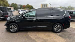 Melns Chrysler Pacifica 2021 Ukmergė, ar dzinēja tilpumu 3.61 L un nobraukumu 89 tūkst. km par 8199 €, foto 7 vietnē AUTOMOTO.COM.LV