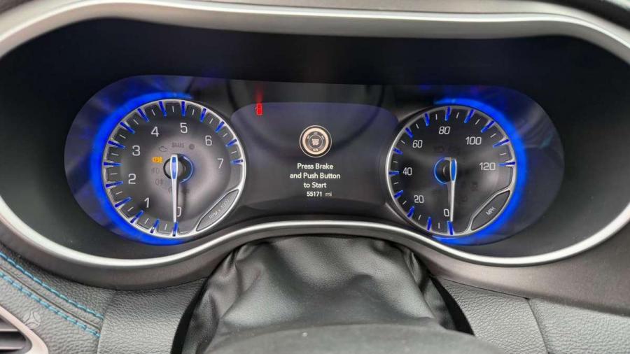 Melns Chrysler Pacifica 2021 Ukmergė, ar dzinēja tilpumu 3.61 L un nobraukumu 89 tūkst. km par 8199 €, foto 12 vietnē AUTOMOTO.COM.LV