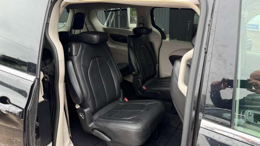 Melns Chrysler Pacifica 2021 Ukmergė, ar dzinēja tilpumu 3.61 L un nobraukumu 89 tūkst. km par 8199 €, foto 15 vietnē AUTOMOTO.COM.LV