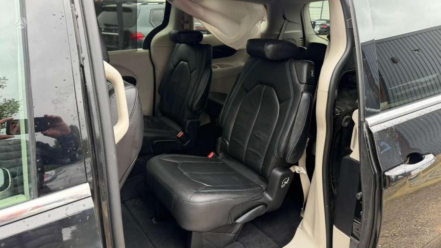 Melns Chrysler Pacifica 2021 Ukmergė, ar dzinēja tilpumu 3.61 L un nobraukumu 89 tūkst. km par 8199 €, foto 16 vietnē AUTOMOTO.COM.LV