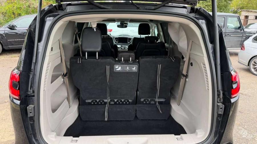 Melns Chrysler Pacifica 2021 Ukmergė, ar dzinēja tilpumu 3.61 L un nobraukumu 89 tūkst. km par 8199 €, foto 17 vietnē AUTOMOTO.COM.LV