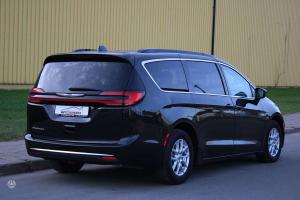 Melns Chrysler Pacifica 2022 Viļņa, ar dzinēja tilpumu 3.61 L un nobraukumu 111 tūkst. km par 20900 €, foto 3 vietnē AUTOMOTO.COM.LV