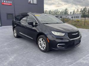 Black Chrysler Pacifica 2022 in Siauliai, with an engine capacity of 3.60 L and mileage of 240 thousand km for 15500 €, photo 6 on AUTOMOTO.COM.LV