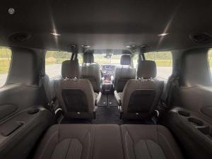 Black Chrysler Pacifica 2022 in Siauliai, with an engine capacity of 3.60 L and mileage of 240 thousand km for 15500 €, photo 11 on AUTOMOTO.COM.LV