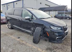 Black Chrysler Pacifica 2022 in Kaunas, with an engine capacity of 3.60 L and mileage of 158 thousand km for 12850 €, photo 5 on AUTOMOTO.COM.LV