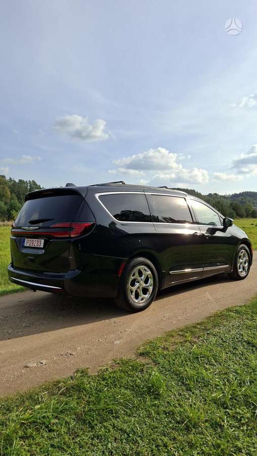 Melns Chrysler Pacifica 2022 Kauņa, ar dzinēja tilpumu 3.60 L un nobraukumu 228 tūkst. km par 21500 €, foto 10 vietnē AUTOMOTO.COM.LV