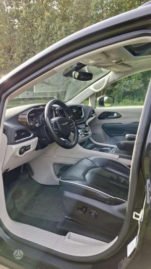 Melns Chrysler Pacifica 2022 Kauņa, ar dzinēja tilpumu 3.60 L un nobraukumu 228 tūkst. km par 21500 €, foto 11 vietnē AUTOMOTO.COM.LV