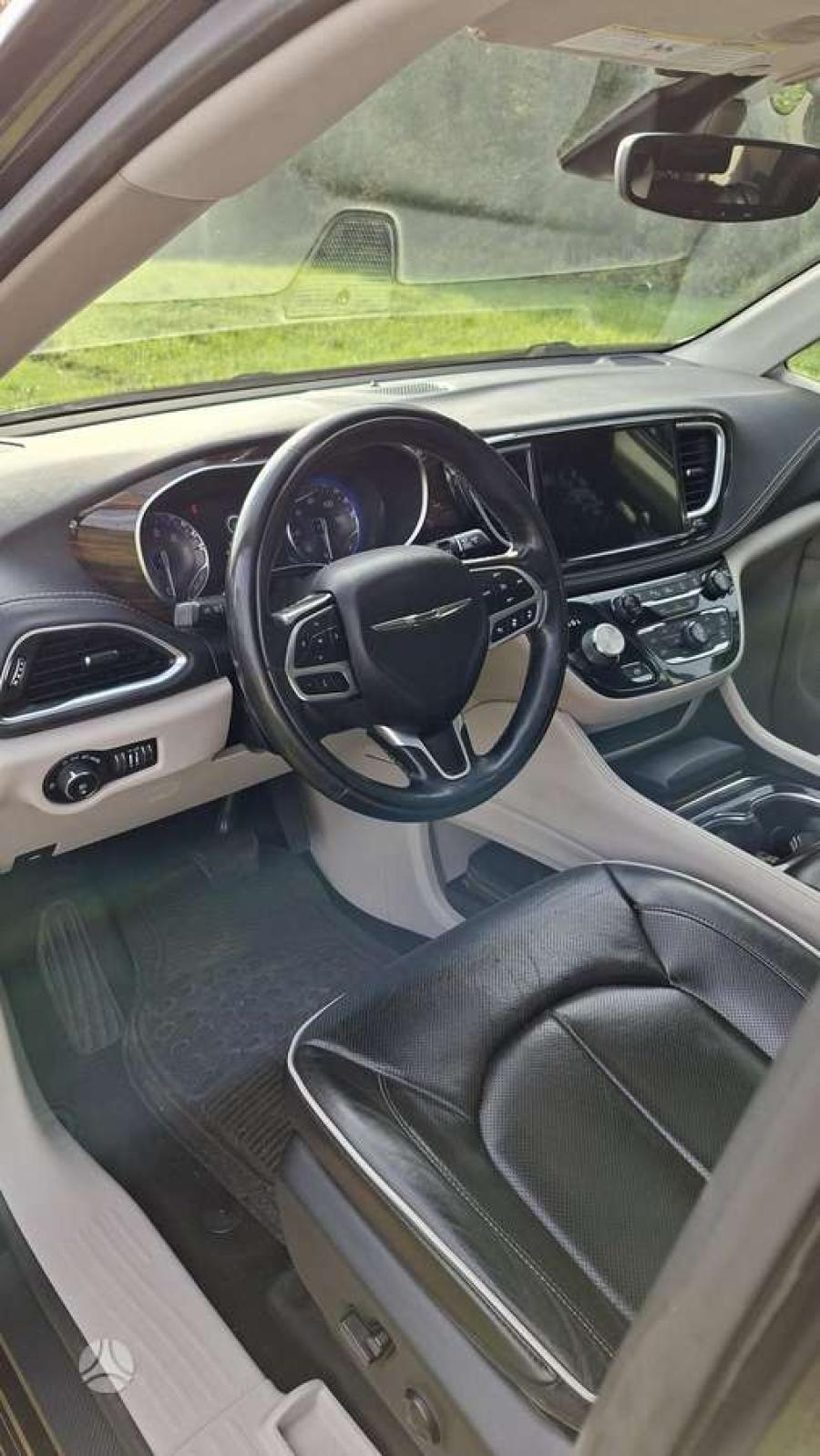 Melns Chrysler Pacifica 2022 Kauņa, ar dzinēja tilpumu 3.60 L un nobraukumu 228 tūkst. km par 21500 €, foto 12 vietnē AUTOMOTO.COM.LV