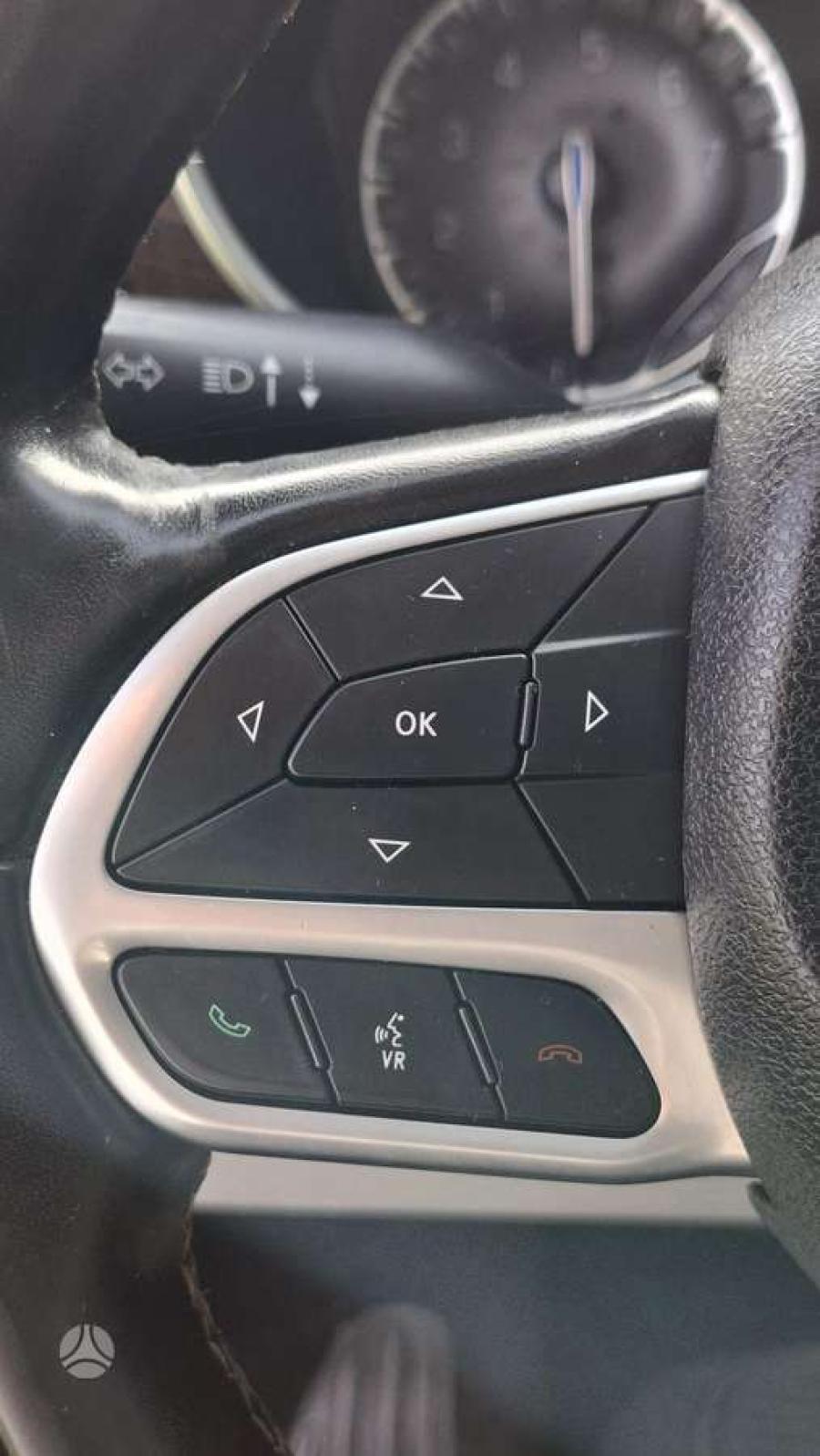 Melns Chrysler Pacifica 2022 Kauņa, ar dzinēja tilpumu 3.60 L un nobraukumu 228 tūkst. km par 21500 €, foto 19 vietnē AUTOMOTO.COM.LV