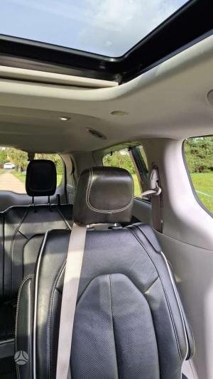 Melns Chrysler Pacifica 2022 Kauņa, ar dzinēja tilpumu 3.60 L un nobraukumu 228 tūkst. km par 21500 €, foto 27 vietnē AUTOMOTO.COM.LV