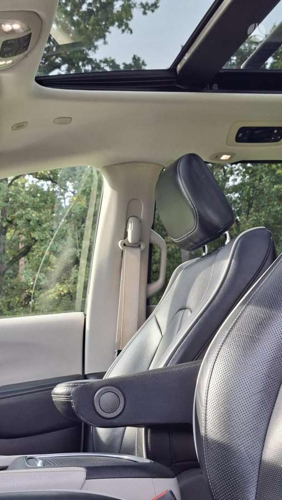 Melns Chrysler Pacifica 2022 Kauņa, ar dzinēja tilpumu 3.60 L un nobraukumu 228 tūkst. km par 21500 €, foto 30 vietnē AUTOMOTO.COM.LV