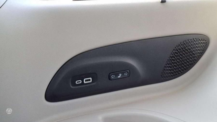 Melns Chrysler Pacifica 2022 Kauņa, ar dzinēja tilpumu 3.60 L un nobraukumu 228 tūkst. km par 21500 €, foto 39 vietnē AUTOMOTO.COM.LV