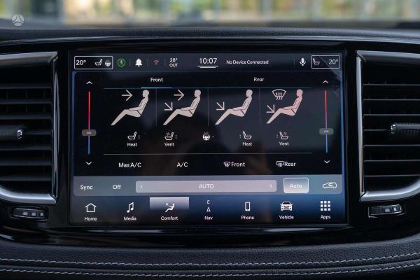Black Chrysler Pacifica 2023 in Vilnius, with an engine capacity of 3.61 L and mileage of 69 thousand km for 29800 €, photo 10 on AUTOMOTO.COM.LV