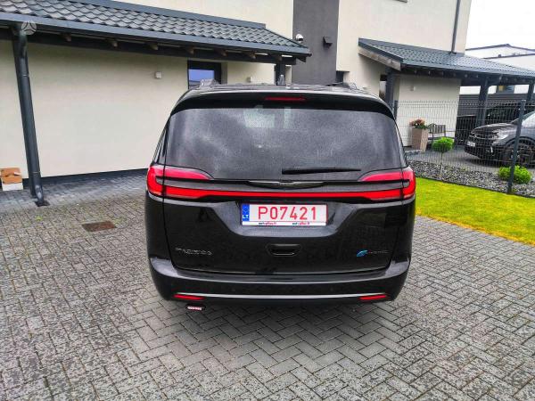 Melns Chrysler Pacifica 2023 Viļņa, ar dzinēja tilpumu 3.60 L un nobraukumu 128 tūkst. km par 26500 €, foto 9 vietnē AUTOMOTO.COM.LV