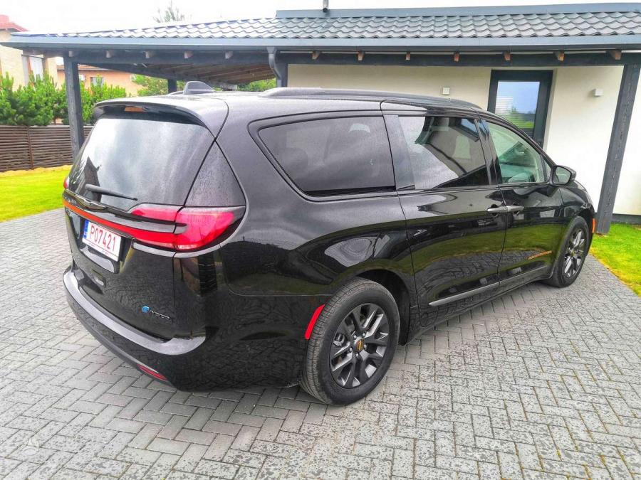 Melns Chrysler Pacifica 2023 Viļņa, ar dzinēja tilpumu 3.60 L un nobraukumu 128 tūkst. km par 26500 €, foto 9 vietnē AUTOMOTO.COM.LV