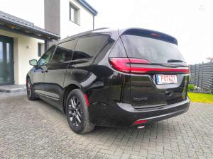 Melns Chrysler Pacifica 2023 Viļņa, ar dzinēja tilpumu 3.60 L un nobraukumu 128 tūkst. km par 26500 €, foto 12 vietnē AUTOMOTO.COM.LV