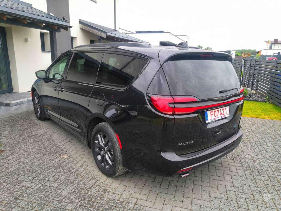 Melns Chrysler Pacifica 2023 Viļņa, ar dzinēja tilpumu 3.60 L un nobraukumu 128 tūkst. km par 26500 €, foto 13 vietnē AUTOMOTO.COM.LV