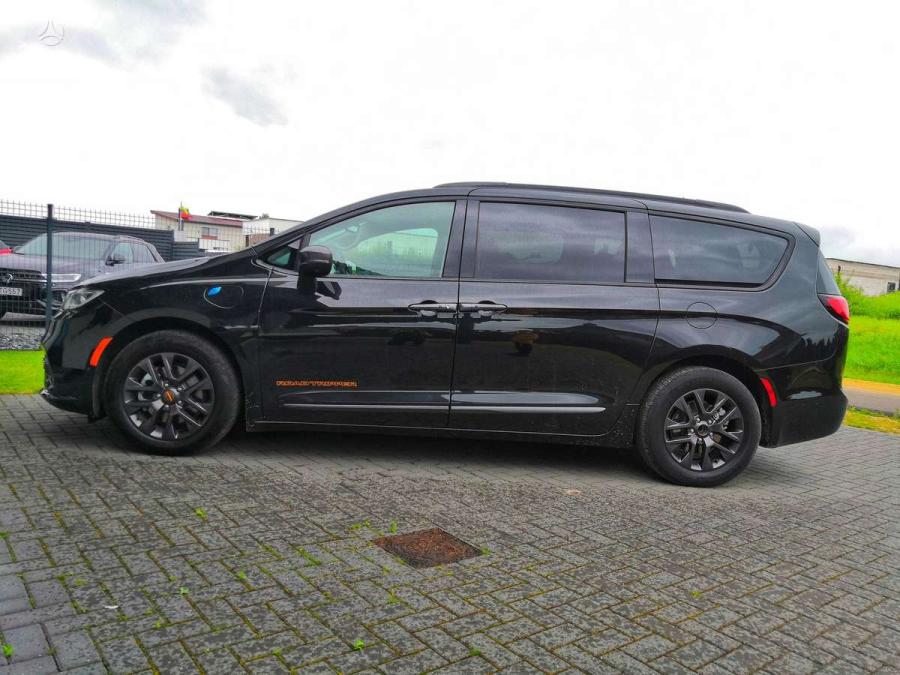 Melns Chrysler Pacifica 2023 Viļņa, ar dzinēja tilpumu 3.60 L un nobraukumu 128 tūkst. km par 26500 €, foto 14 vietnē AUTOMOTO.COM.LV