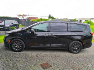 Melns Chrysler Pacifica 2023 Viļņa, ar dzinēja tilpumu 3.60 L un nobraukumu 128 tūkst. km par 26500 €, foto 15 vietnē AUTOMOTO.COM.LV